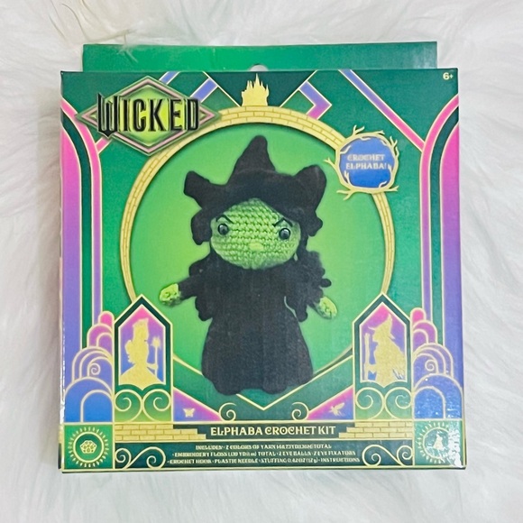 Wicked | Accessories | Wicked Elphaba Crochet Kit Green And Black ...